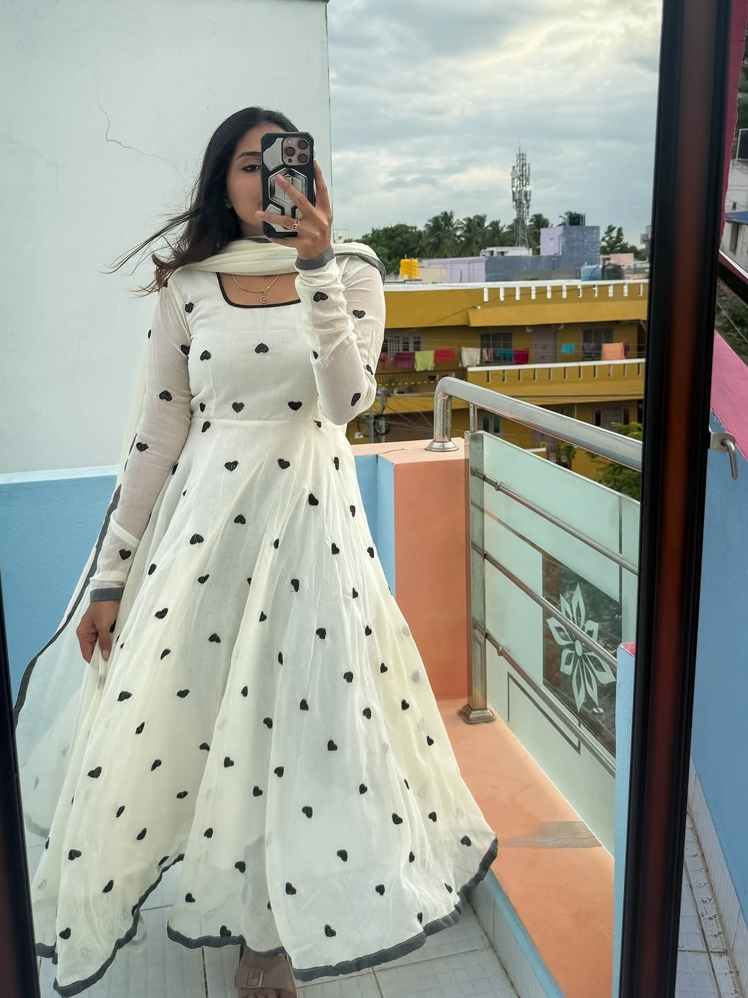 Valentina White – Label Kamra